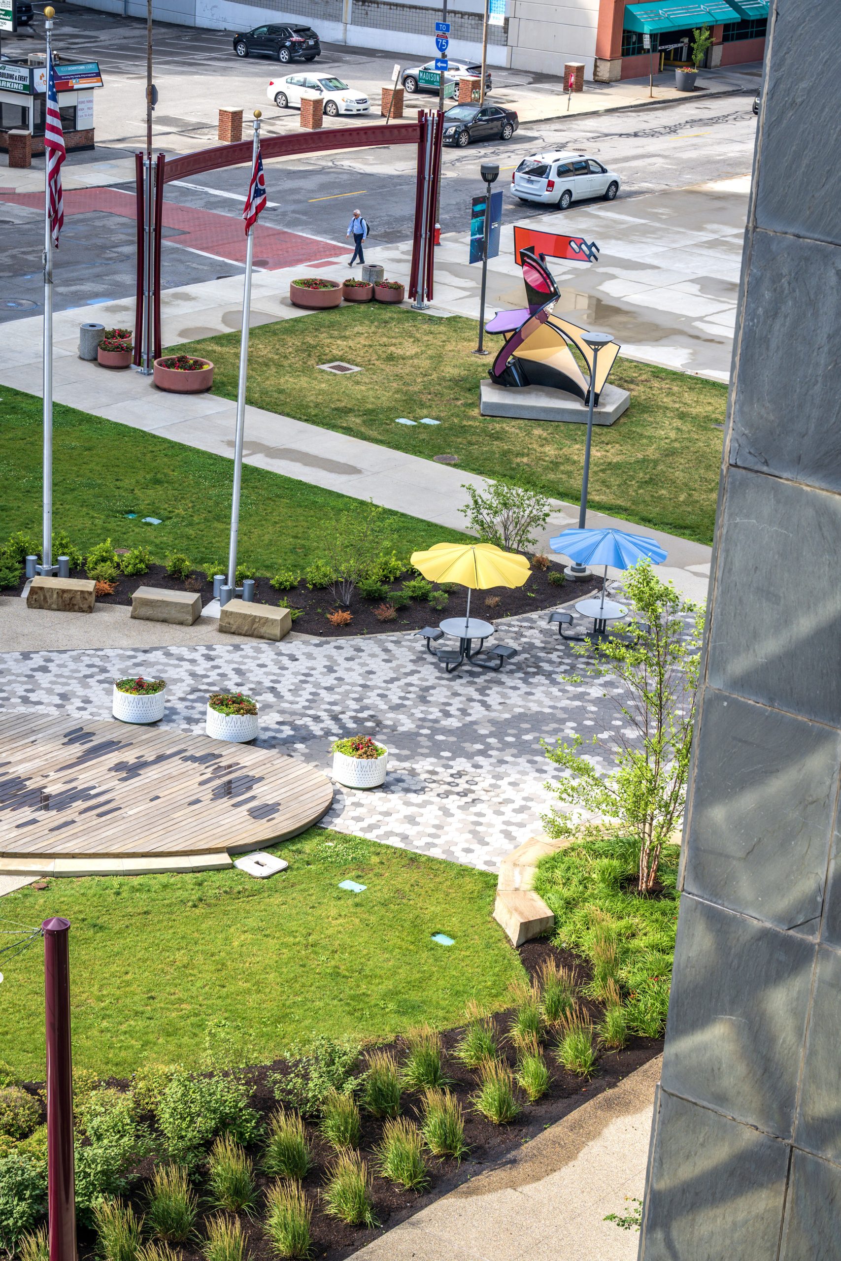 Levis Square – Edge